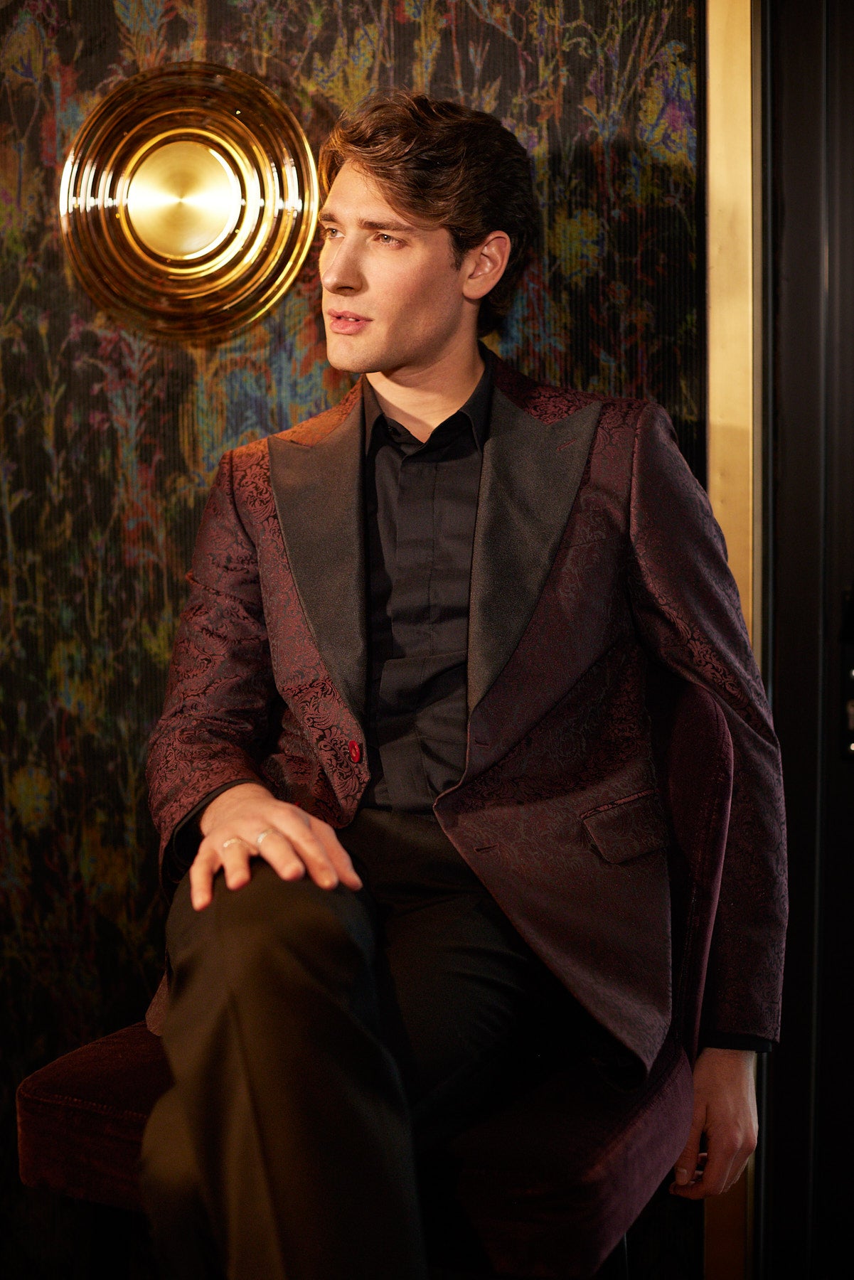 West Coast Elegance: Discover Zane's Premium Suits for Los Angeles Pro